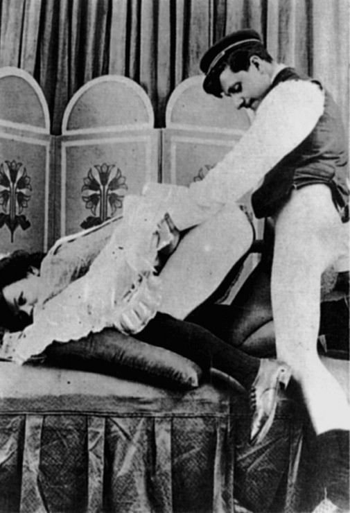 Amateur Models Having Intense Sex In Vintage Pics 13 Photos