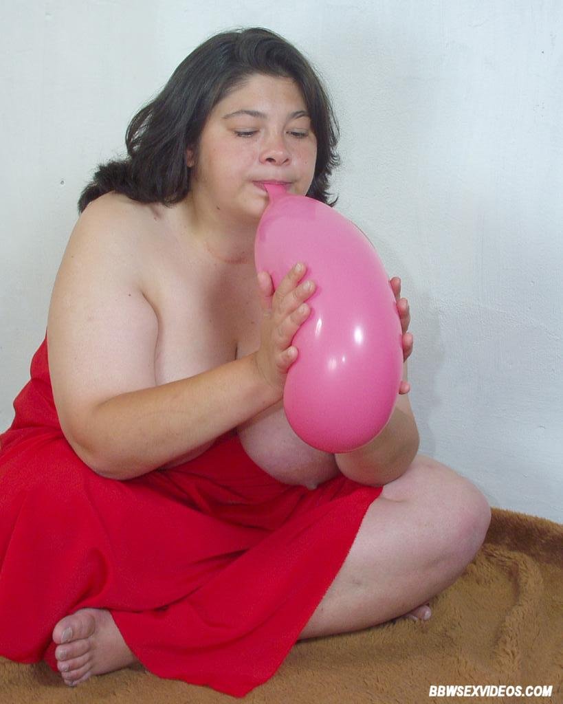 Cute Bbw Amateur Blows And Cuddle A Balloon Dreaming About Sex 12 Photos