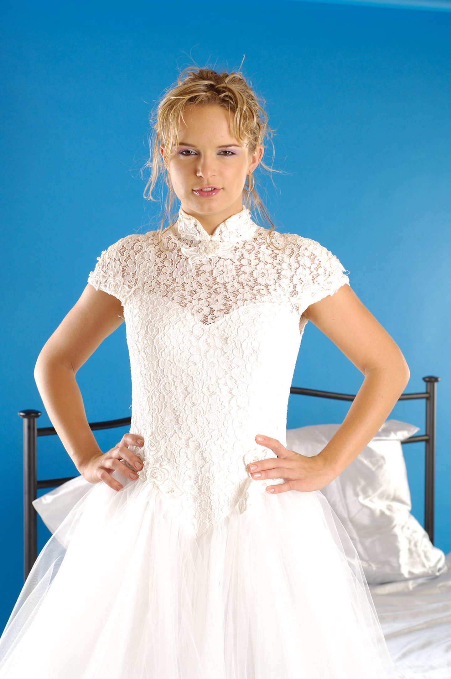Renata Daninsky Strips Off Her Beautiful Wedding Dress And Masturbates Photos